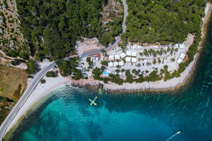 Mobilne kućice Bunja Boutique Camping - Proljeće i 1. maj na Braču ...